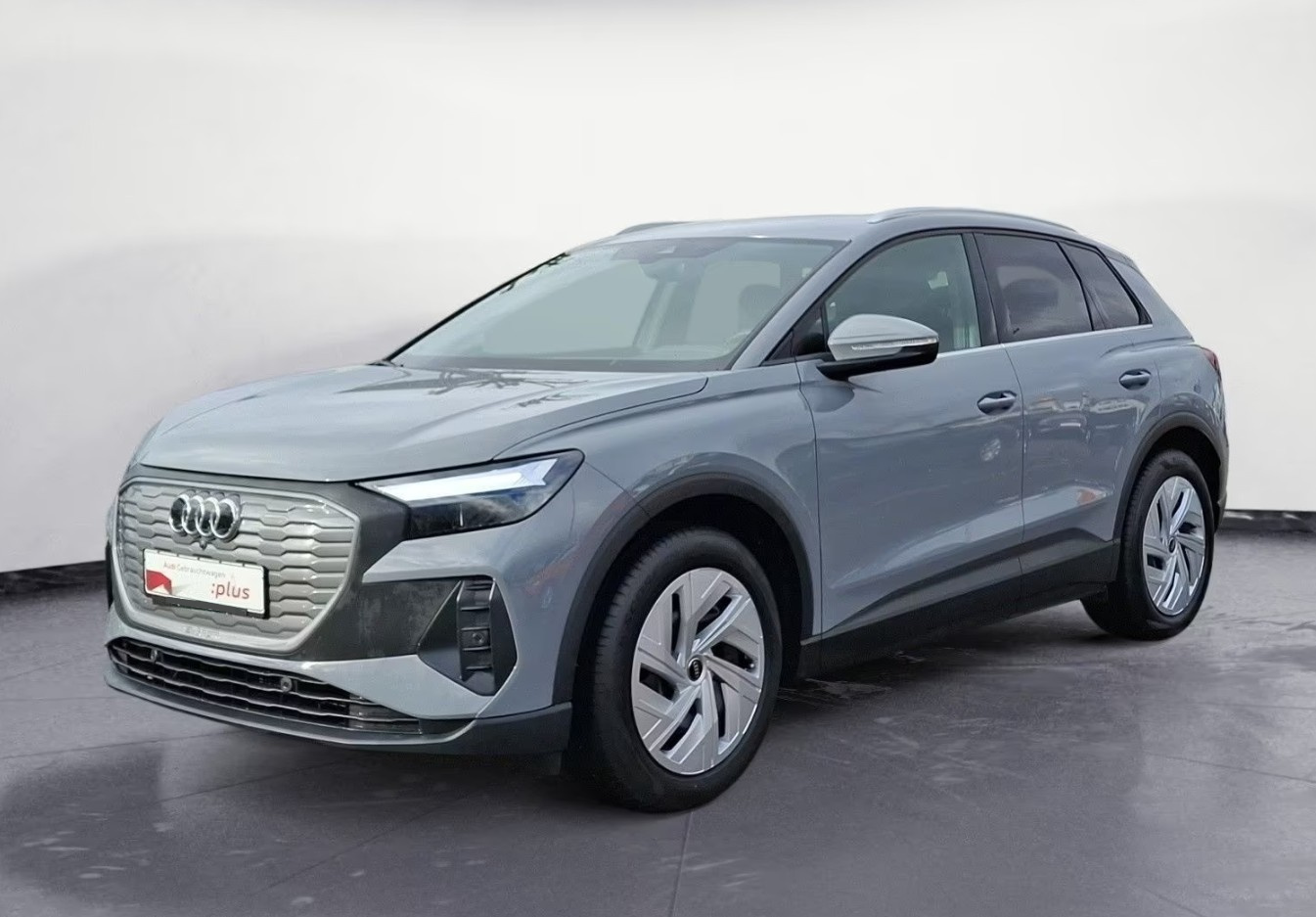 Audi Q4 e-tron 40 2025 Q20260216-7448 – Islandus Bílar